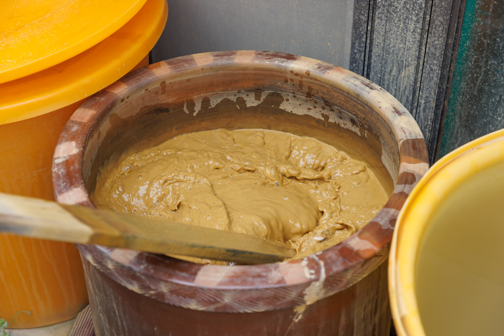 Daily routine is making clay. Ceramicist Masafu Ito pursues old-style ...