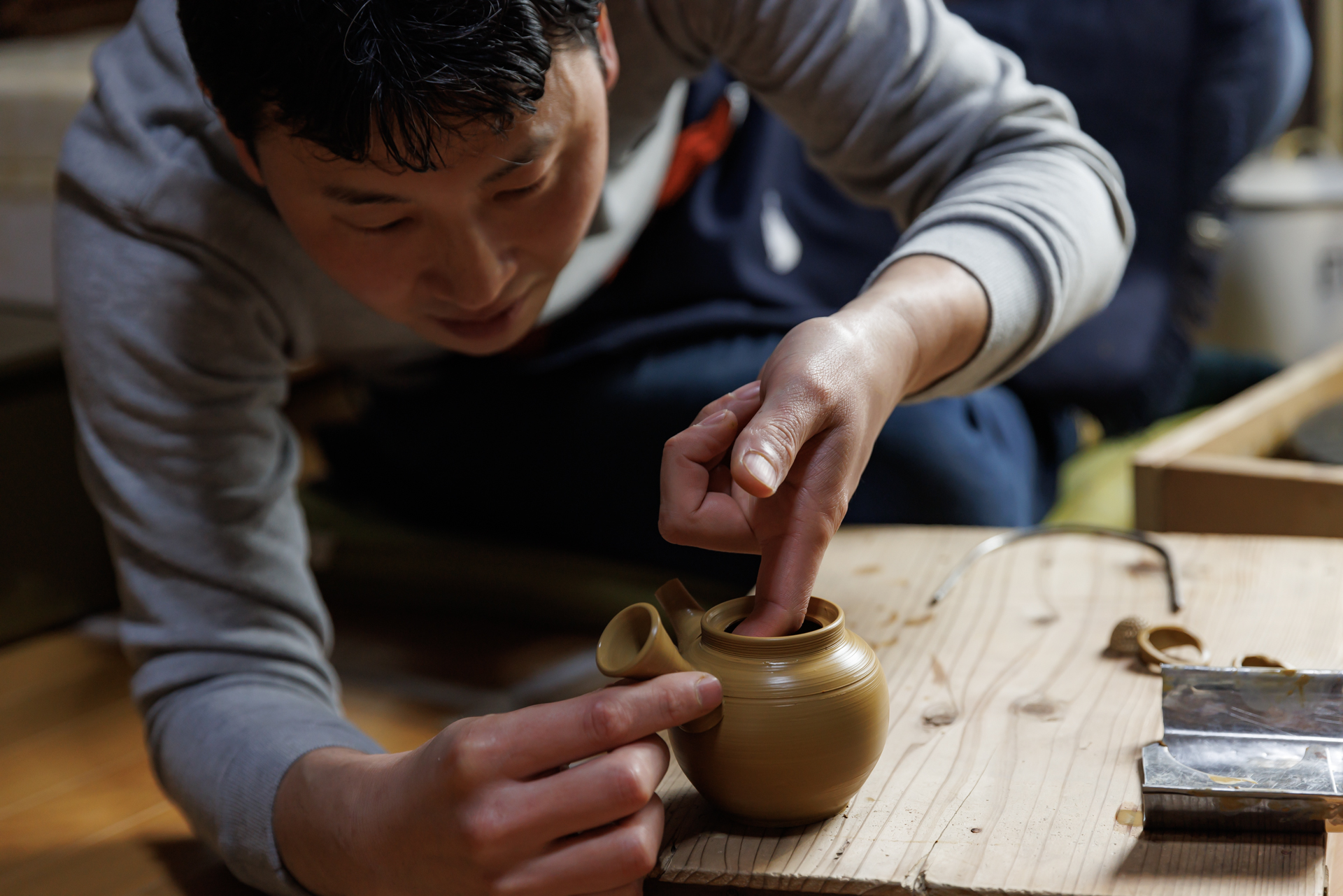 Daily routine is making clay. Ceramicist Masafu Ito pursues old-style ...