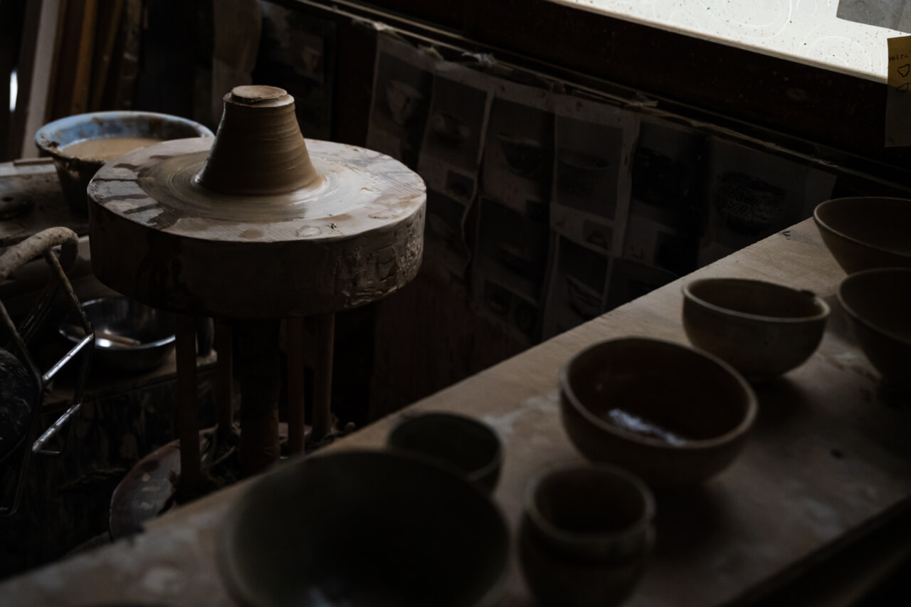 Simple yet powerful “vessels” created in harmony with the kicked potter ...