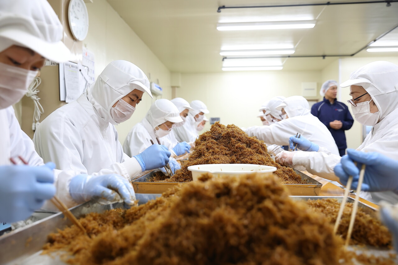 Marui-Shouten, the creator of “fresh-cooked shirasu” that locks in the flavor of shirasu ...