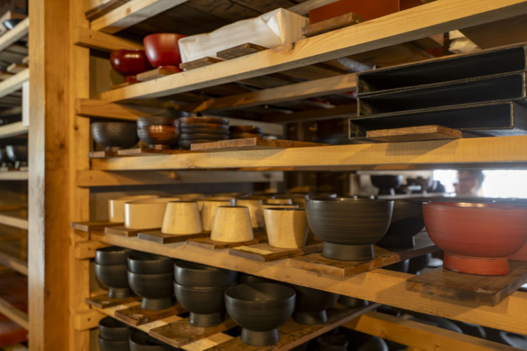 Looking back on the origins of Wajima lacquerware and connecting it to ...